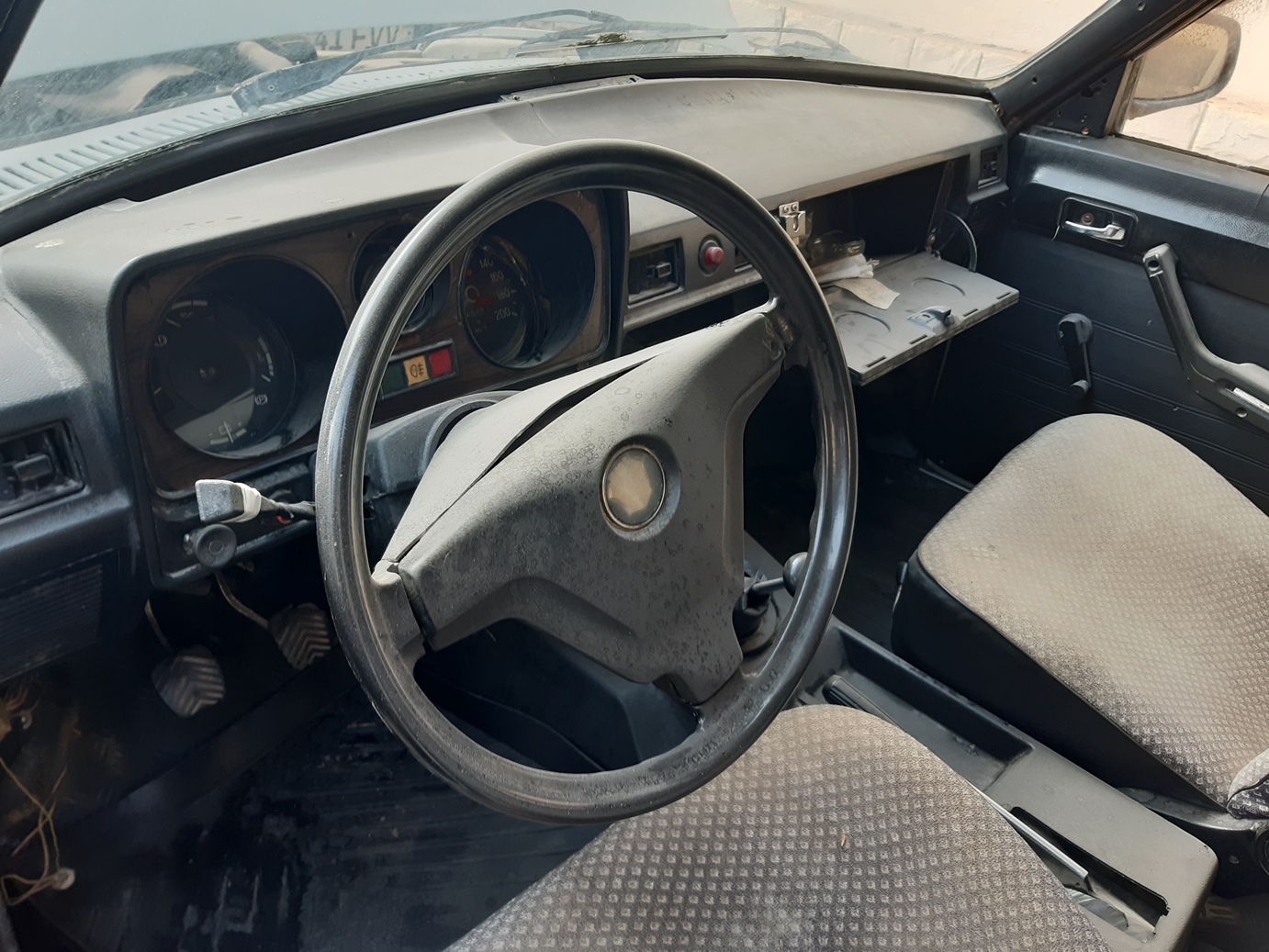 "GAZ 31029" русумли автотранспорт воситаси, давлат рақами 30 130 FVV.